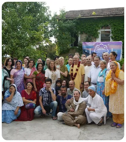 Joyful kirtans sang for the lord